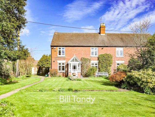 4 Bedroom Semi Detached House