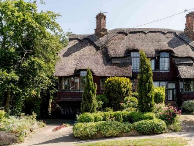 4 Bedroom Semi Detached House