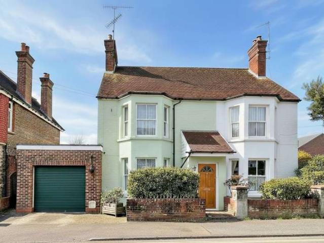 4 Bedroom Semi Detached House