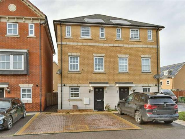 4 Bedroom Semi Detached House