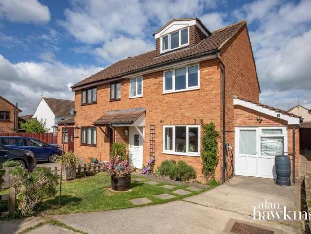 4 Bedroom Semi Detached House