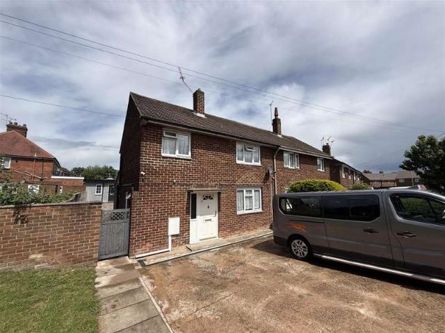 4 Bedroom Semi Detached House