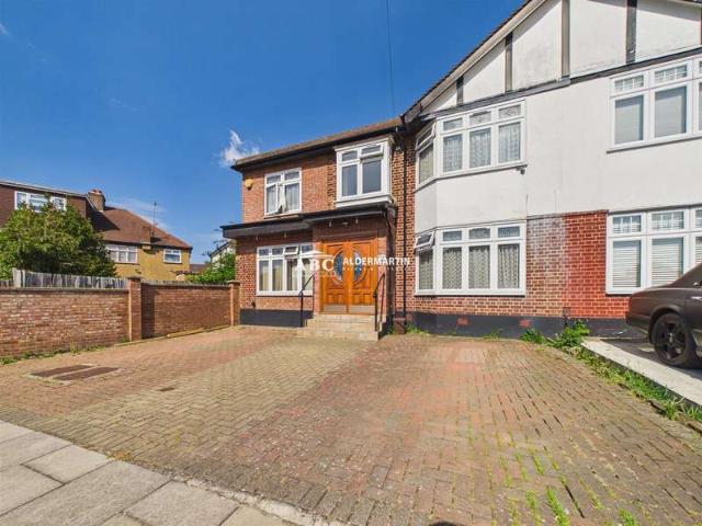 4 Bedroom Semi Detached House