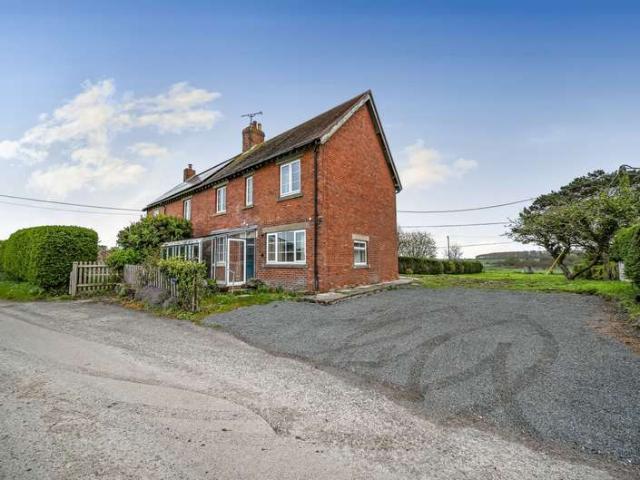 4 Bedroom Semi Detached House