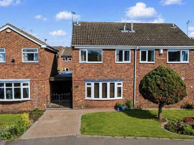 4 Bedroom Semi Detached House