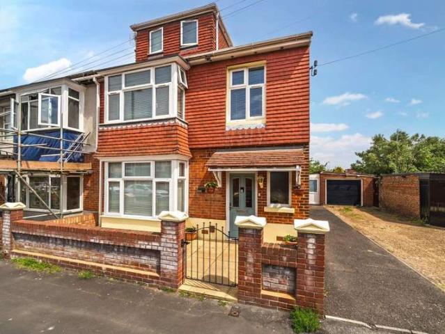4 Bedroom Semi Detached House