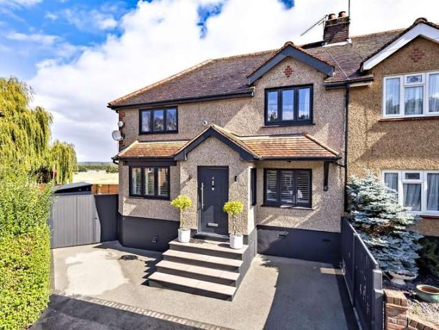 4 Bedroom Semi Detached House