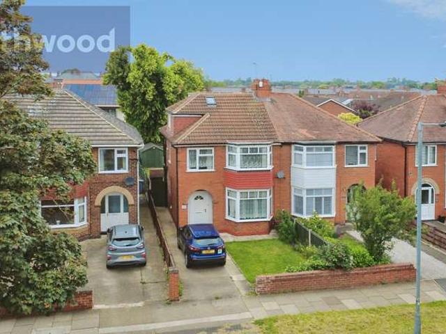 4 Bedroom Semi Detached House