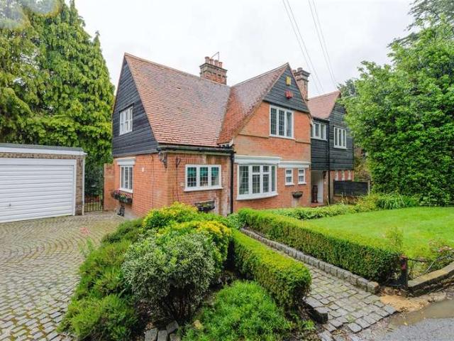 4 Bedroom Semi Detached House