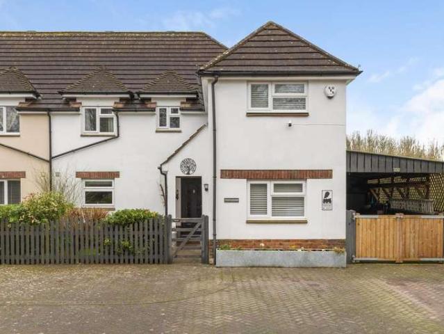 4 Bedroom Semi Detached House