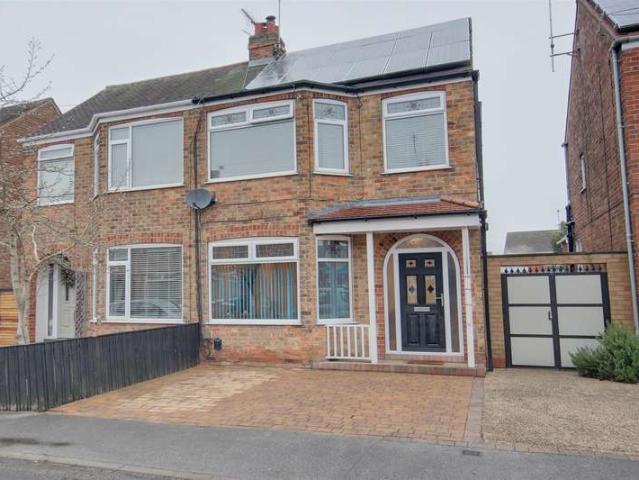 4 Bedroom Semi Detached House