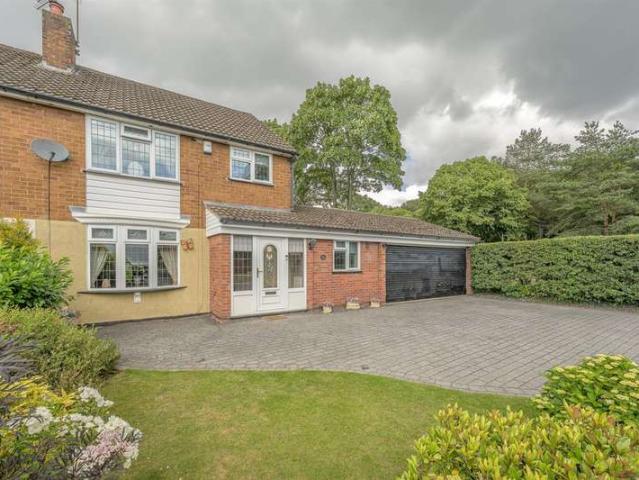 4 Bedroom Semi Detached House