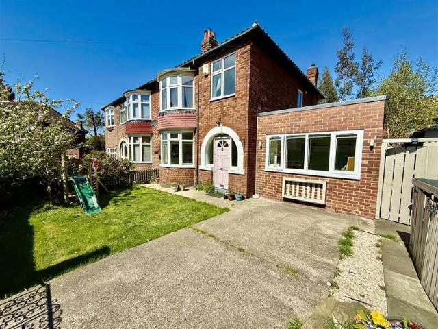 4 Bedroom Semi Detached House