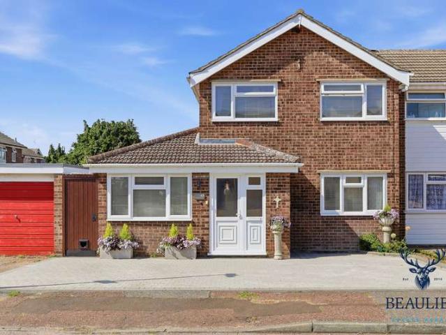 4 Bedroom Semi Detached House