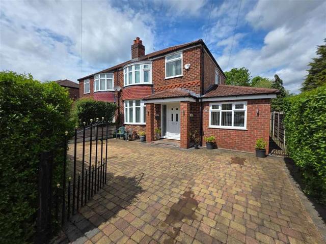 4 Bedroom Semi Detached House