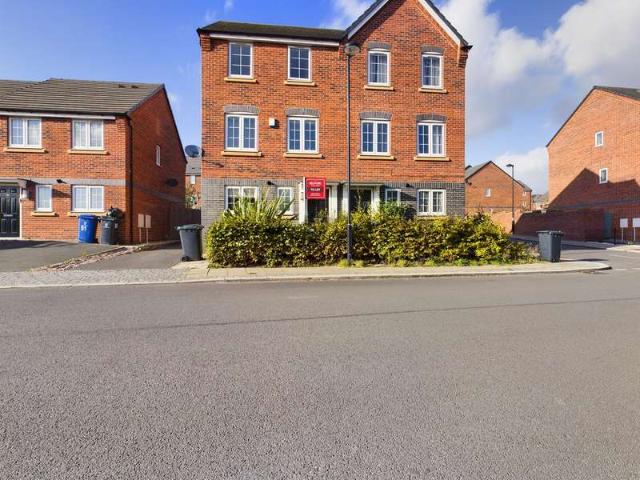 4 Bedroom Semi Detached House