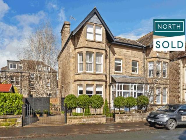 4 Bedroom Semi Detached House