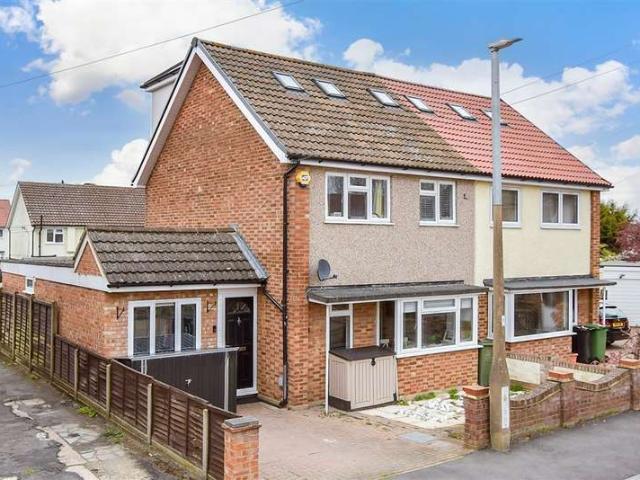4 Bedroom Semi Detached House