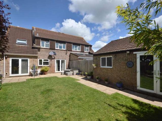4 Bedroom Semi Detached House