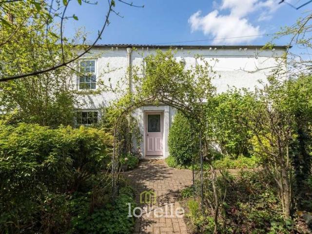 4 Bedroom Semi Detached House