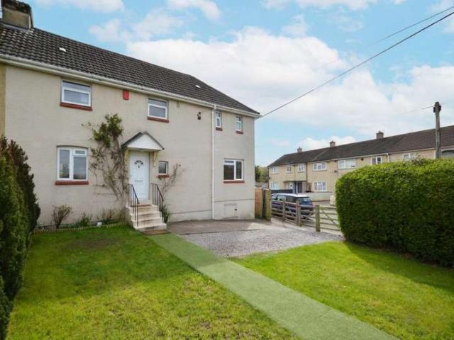 4 Bedroom Semi Detached House