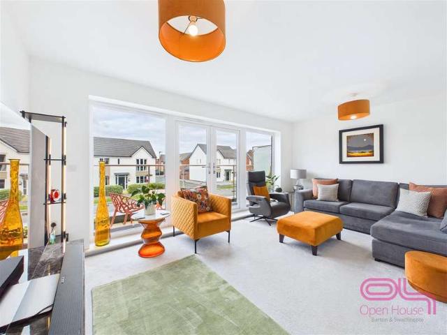 4 Bedroom Semi Detached House