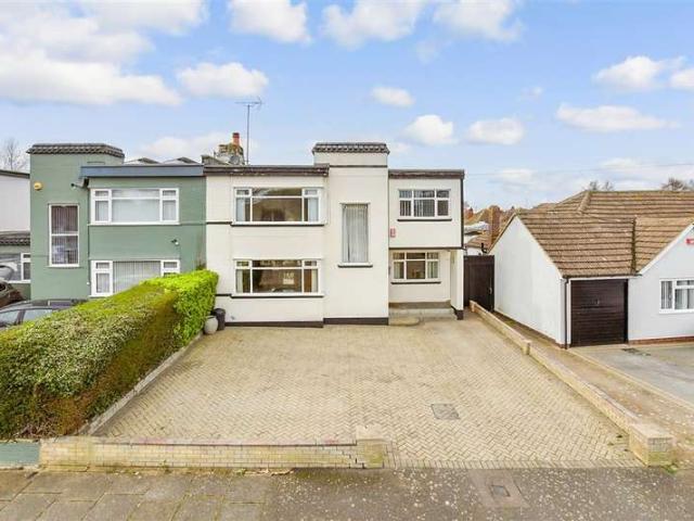 4 Bedroom Semi Detached House