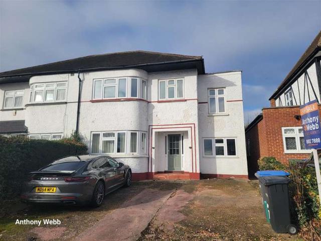 4 Bedroom Semi Detached House