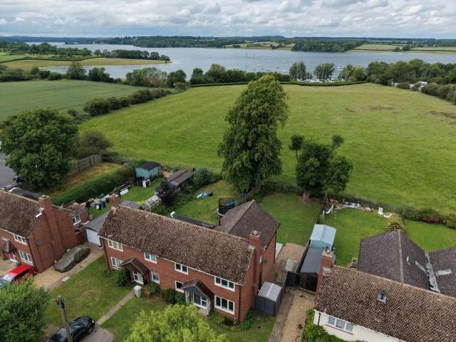 4 Bedroom Semi Detached House