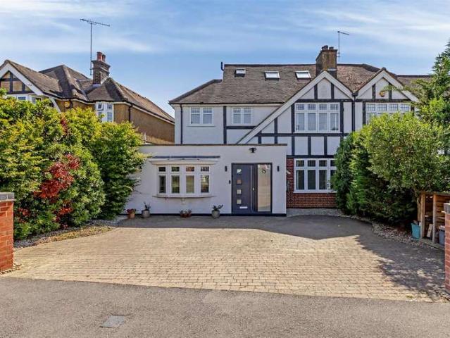4 Bedroom Semi Detached House