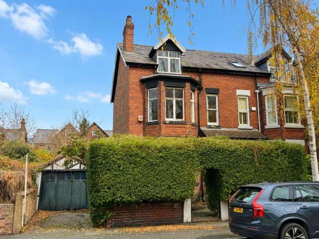 4 Bedroom Semi Detached House