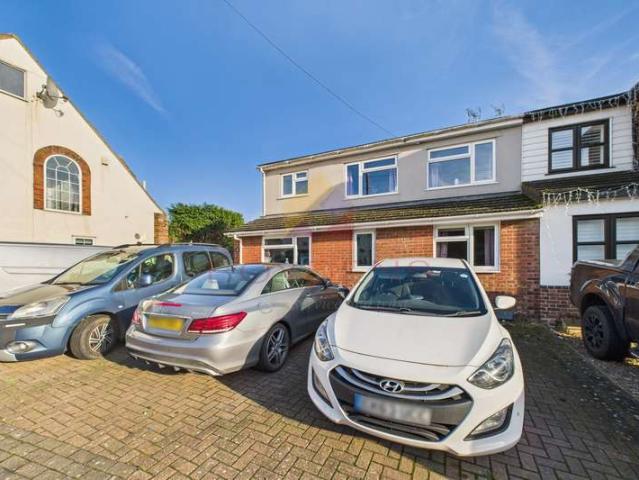 4 Bedroom Semi Detached House