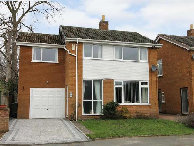 4 Bedroom Semi Detached House