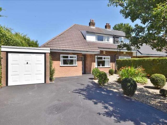 4 Bedroom Semi Detached House