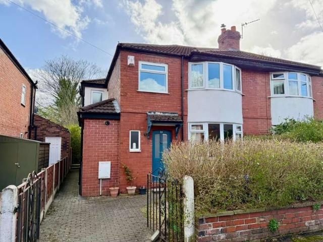 4 Bedroom Semi Detached House