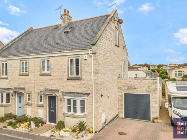 4 Bedroom Semi Detached House