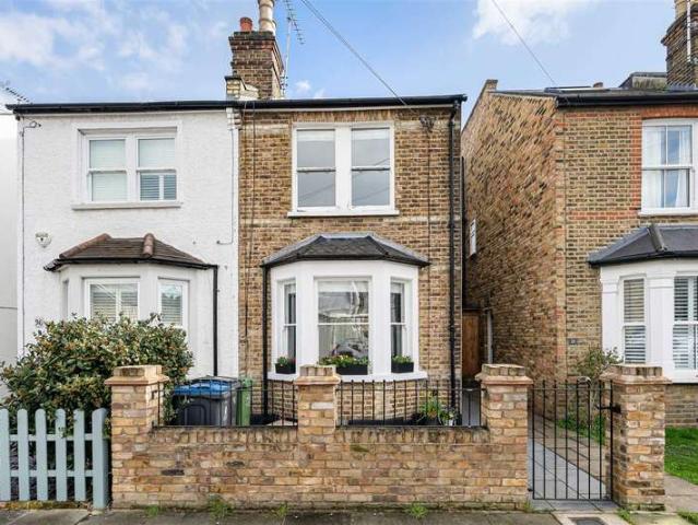 4 Bedroom Semi Detached House