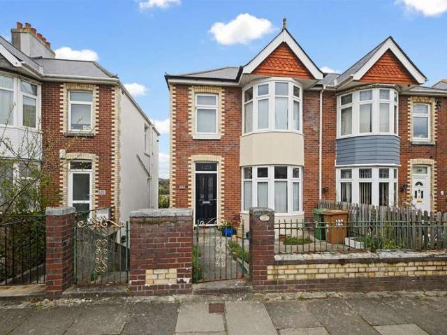 4 Bedroom Semi Detached House