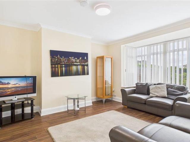 4 Bedroom Semi Detached House