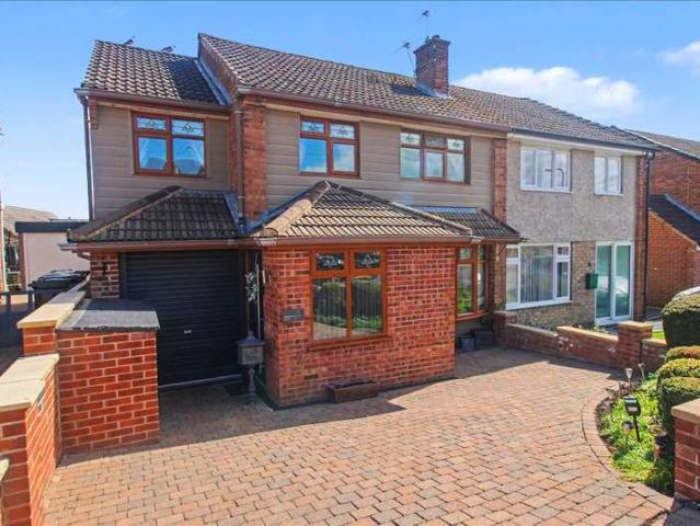 4 Bedroom Semi Detached House