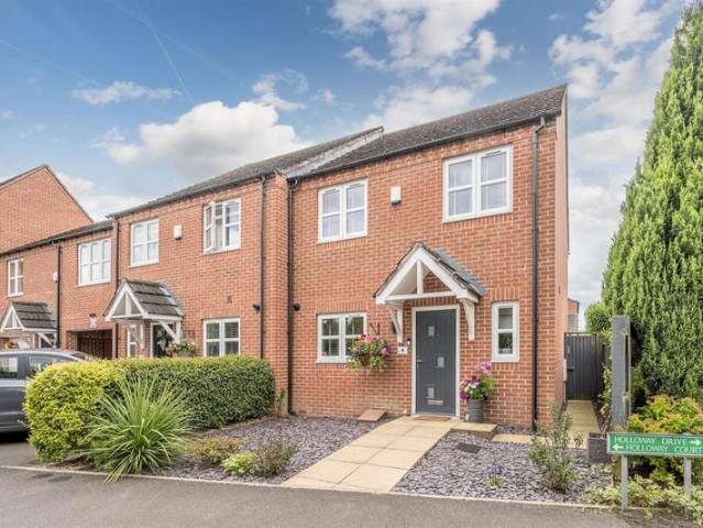 4 Bedroom Semi Detached House