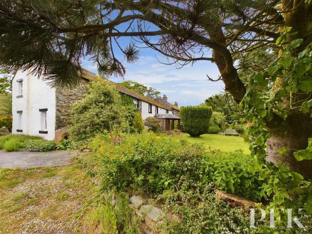 4 Bedroom Semi Detached House