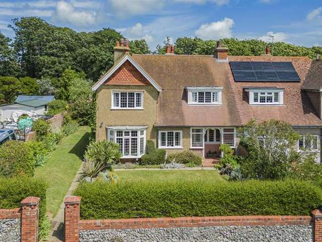 4 Bedroom Semi Detached House