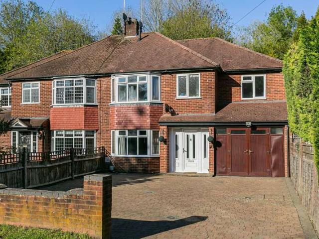 4 Bedroom Semi Detached House