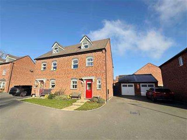 4 Bedroom Semi Detached House