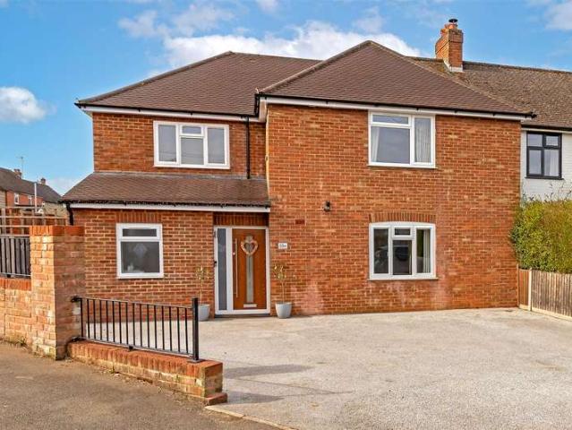 4 Bedroom Semi Detached House
