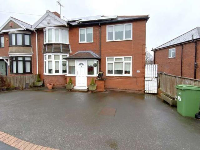 4 Bedroom Semi Detached House