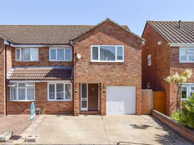 4 Bedroom Semi Detached House