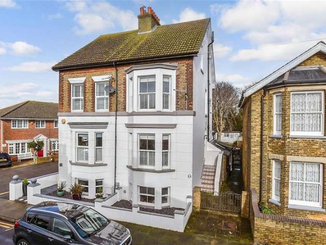 4 Bedroom Semi Detached House