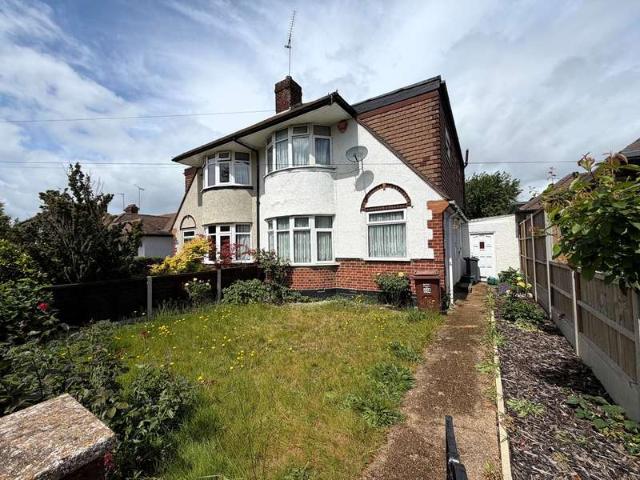 4 Bedroom Semi Detached House